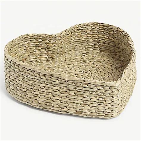 Wholesale Natural Heart Shaped Seagrass Bread Basket Serving Tray