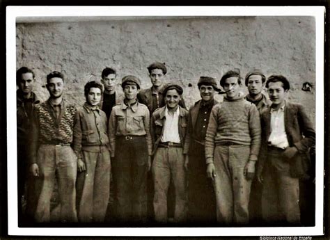 Todos Los Rostros Decenas De Fotos De Prisioneros Capturados En Los