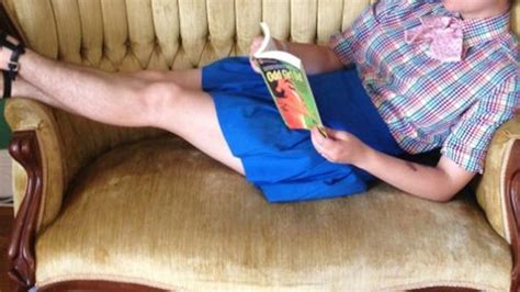 Ini Lho Mereka Yang Berani Pamer Kaki Berbulu Lebat Miliknya Photo