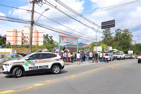 Cidades Da Região Cancelam As Aulas Após Tragédia Em Creche De Blumenau