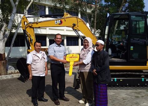 Dinas PUPR Banjar Beli Excavator Mini