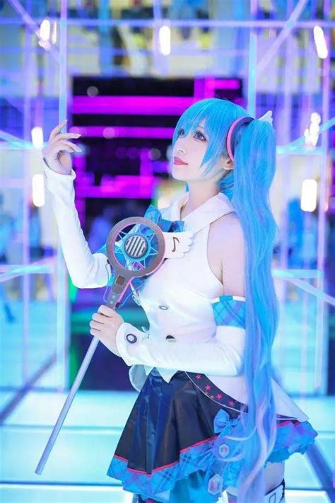 Cos二次元中美女走出屏幕，你会忍心拒绝这么美丽的小魔仙吗？
