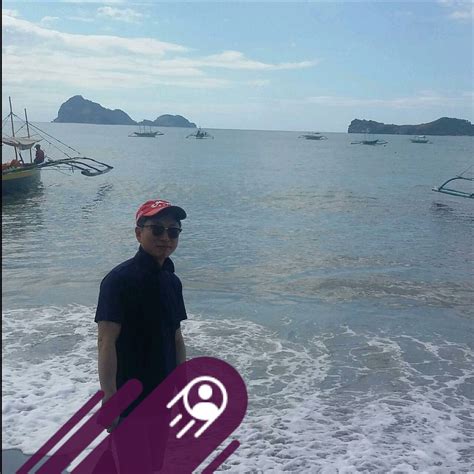 성은 제가 서울에 처음 올라왔을 때 가장 먼저 들었던 강의가 바로 황장원 선생님의 말러 강의였어요 화이트보드에 산을 그리시며 말러의 음악을 설명해주시던 모습이 너무