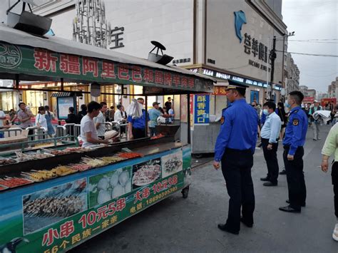 部门动态开展露天烧烤占道经营集中整治 清理街道顽疾 综合执法局