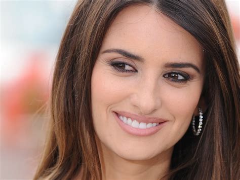 Penelope Cruz Wallpaper 1600x1200 50472