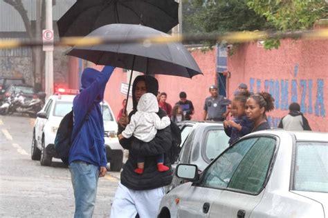 Adolescente Invade Escola Em SP E Esfaqueia Professores E Aluno