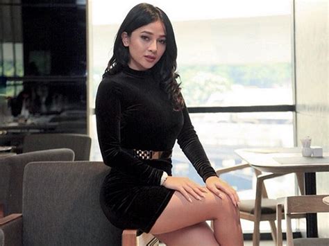 Mutia Ayu Kembali Seksi Diingatkan Untuk Tak Umbar Aurat Lagi