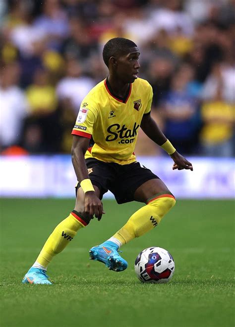 Yaser Asprilla Con Watford Asistencia Y Salió Lesionado En El Triunfo