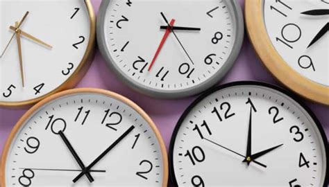 Buying A Statement Piece Living Room Clocks That Enhance Your Decor