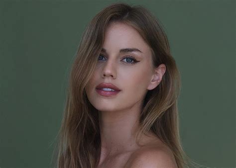 Effy Harvard Biography 20 Photos Age Height Real Name Instagram