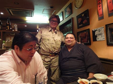 お相撲さん郡山と焼肉一心亭焼鳥地鶏屋そして大相撲の大阪場所の写真 2010春