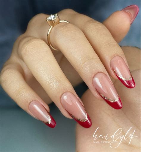 Uñas almendra uñas rojas Uñas almendradas Manicura de uñas Manicura
