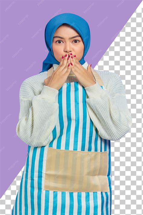 Premium Psd Portrait Of Shocked Young Housewife Woman In Hijab And