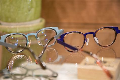 メタルフレーム（金属製のフレーム）のカスタマイズ The Priority Opticians