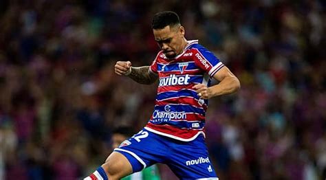 Fortaleza Vence O Athletico Pr No Castelão Brasileirão Br