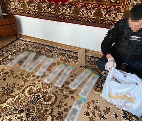 У Києві викрито виробництво фальшивих посвідчень журналістів та довідок для отримання зброї