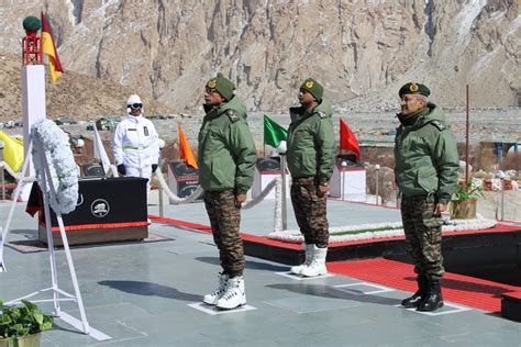 Lt Gen Mv Suchindra Kumar Reviews Operational Readiness In Siachen