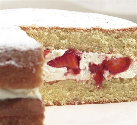 Strawberries And Cream Sponge Delicious Italian Recipe Filippo Berio