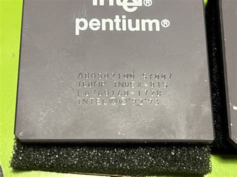 Intel Pentium A80502100 SY007 IC0MP INDEX=815 L6260160-1728 / A80502133 ...
