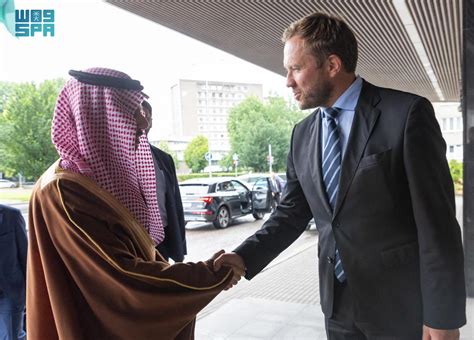سياسي سمو وزير الخارجية يلتقي وزير خارجية جمهورية إستونيا ويوقعان على