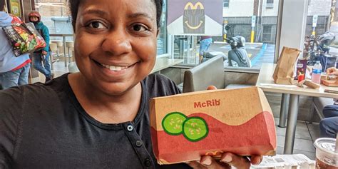 I Tried The Mcrib For The First Time During Its 2022 Farewell Tour
