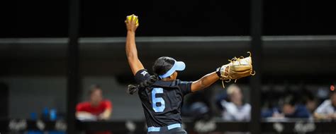 Softball Edged By Uconn 3 2 Ucf Athletics Official Athletics Website
