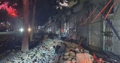 Terremoto en el nororeste de China Hay más de 100 fallecidos y 200