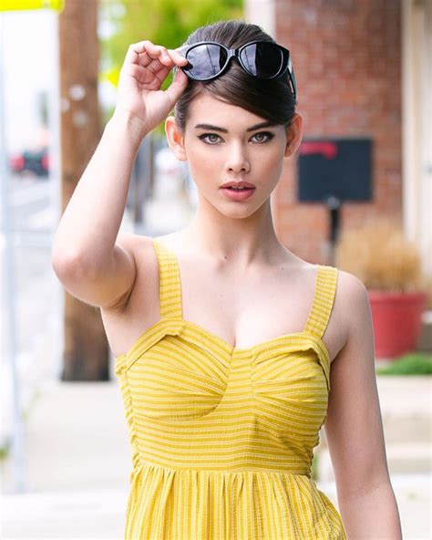Laneya Grace Legs Laneya Grace Prettypleaseprom Photoshoot January