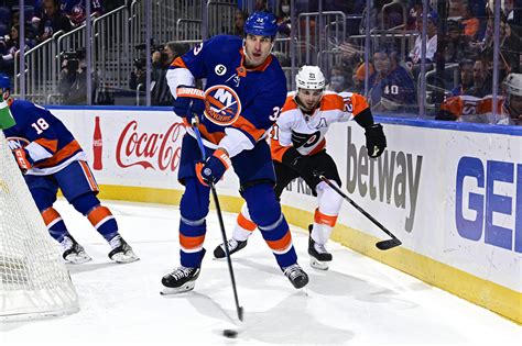 Zdeno Chara 7 Cool Things About The Big Guy The Hockey Writers