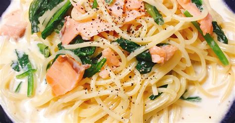 サーモンとほうれん草のクリームパスタ By Hamashun 【クックパッド】 簡単おいしいみんなのレシピが321万品