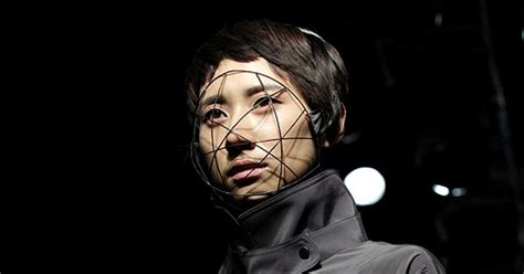 Bnt포토 독특한 머리 장식에 카리스마 폭발~