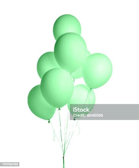 흰색에 고립 된 생일 파티를위한 큰 녹색 풍선 개체의 무리 공기 주입에 대한 스톡 사진 및 기타 이미지 공기 주입 공중