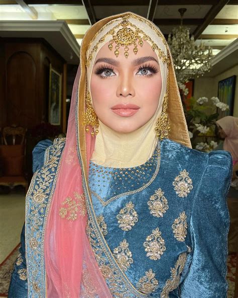 On Twitter SITI NURHALIZA