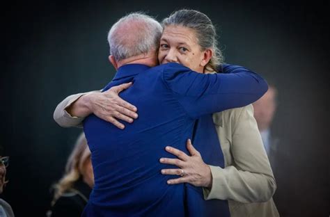 Estrelas e entidades esportivas lamentam saída de Ana Moser do