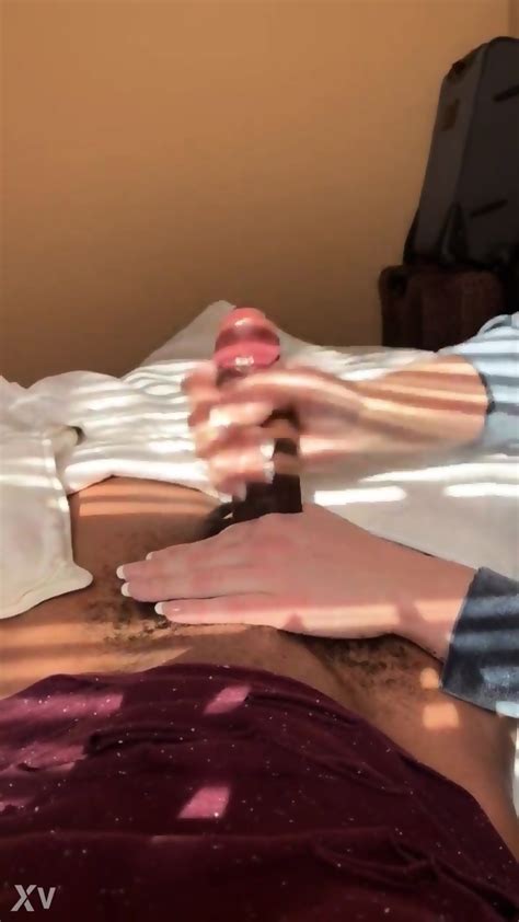 Uma Punheta Relaxante Para Seu Esposo Eporner