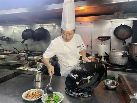 屯溪区：“新徽菜 名徽厨” “烹出”特色美食产业 手机新浪网