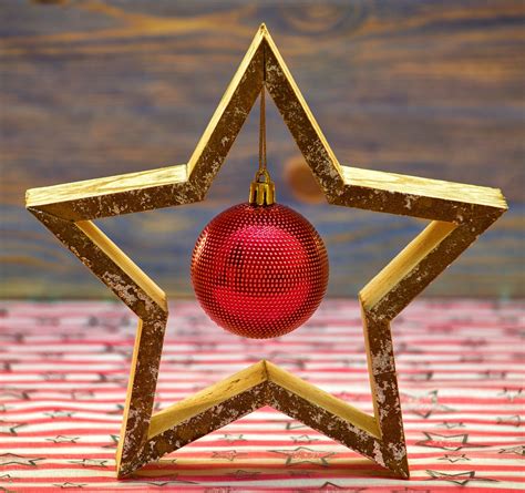 Dibujos de Estrellas de Navidad para colorear Imágenes para imprimir y pintar Colorear imágenes