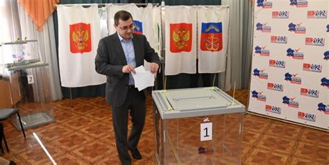 Глава Мурманска проголосовал на выборах губернатора и депутатов Все новости Новости