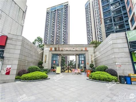 【个人】（便宜100万）坂田，华为旁，佳兆业中央广场，8918平，3房2卫，总价：400万 家在深圳