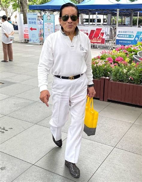 真正有品位的六七十岁男人，出门一不穿花、二不戴金，到老都时髦
