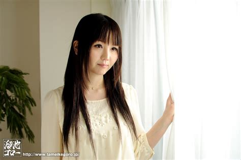 說服丈夫演出av的美人妻 佐々木しおり 新人 Avno1 Playno1玩樂達人