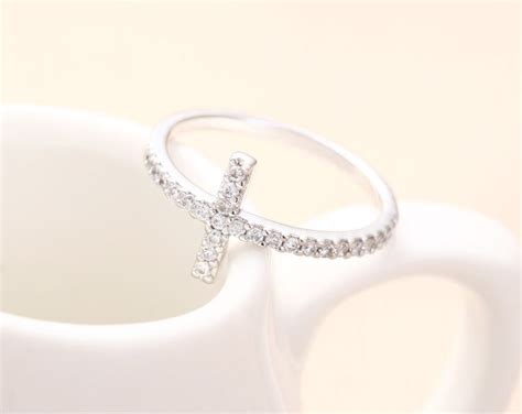 Classical Cross Ring Silver