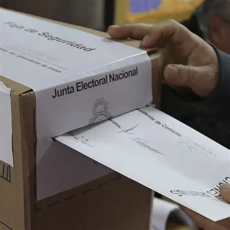 PASO en Santa Fe quiénes son los precandidatos y por qué es una