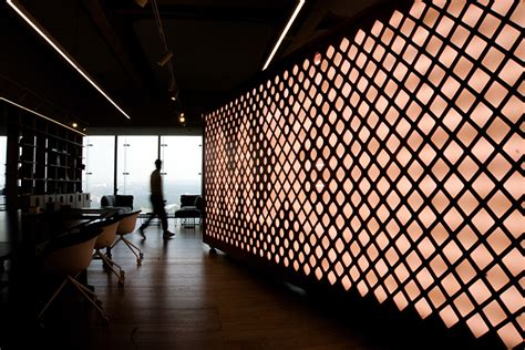 Beeswax Lattice Panels Bring Natural Innovation To Interior Spaces