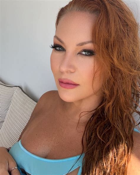 Picture Of April Macie