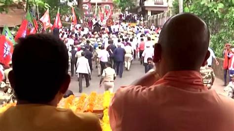 Karnataka Polls Up Cm Yogi Adityanath Holds Roadshow In Puttur