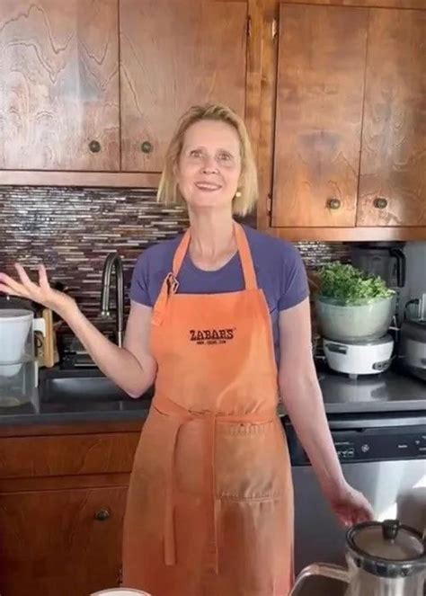 نجمة Sex And The City سينثيا نيكسون تشارك تفاصيل مطبخها البسيط Et بالعربي