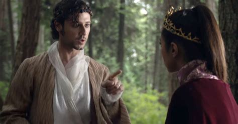 The Magicians Season 3 Eliot And Margo Speak In Pop Culture Code