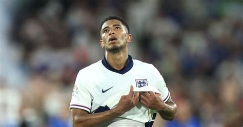 [유로 리뷰] 우승 후보 타이틀 반납하자 또 졸전 거듭한 잉글랜드 슬로베니아와 0 0 무 조 1위 16강 진출