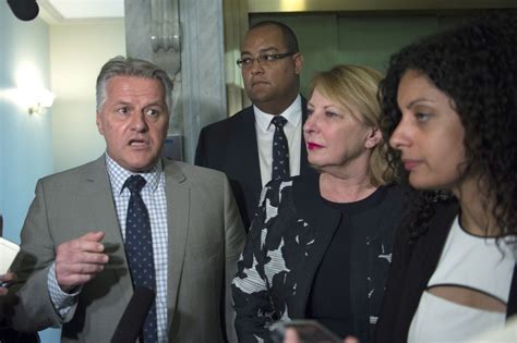 Le ministre Laurent Lessard traite un journaliste de cave Jocelyne Richer Politique québécoise